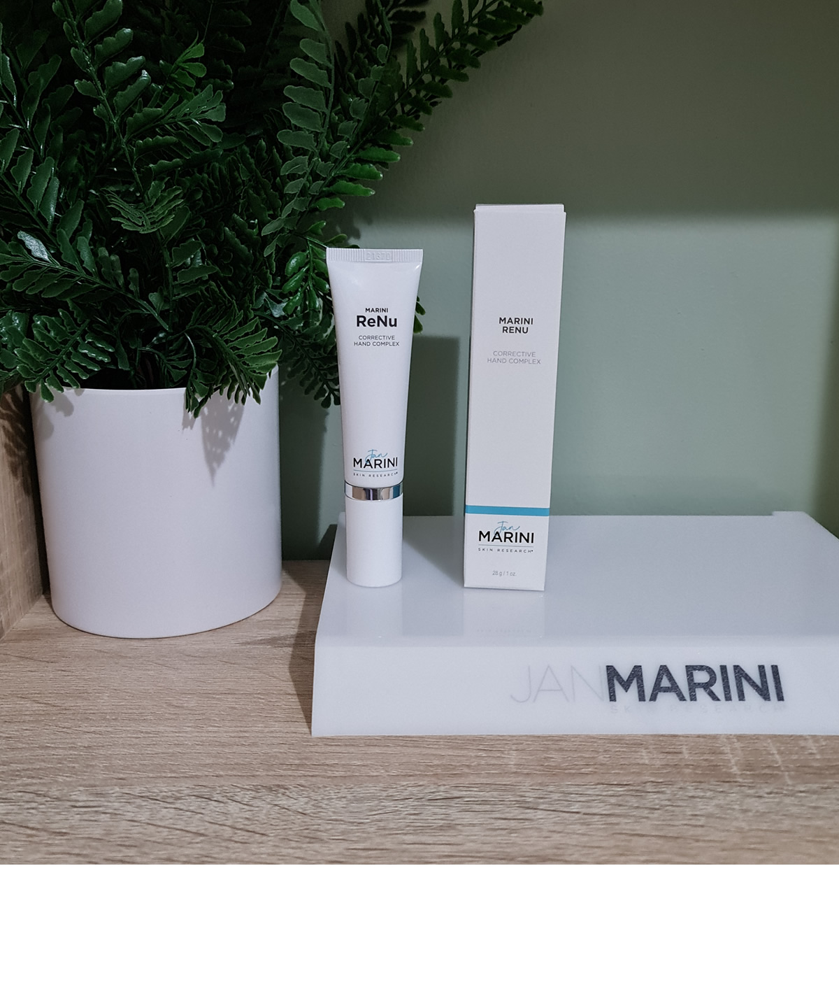 ReNu Corrective Hand Complex - Lithgow Laser Clinic